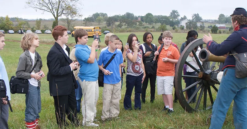Students Around the Country Visit Gettysburg Battlefield Through Field ...